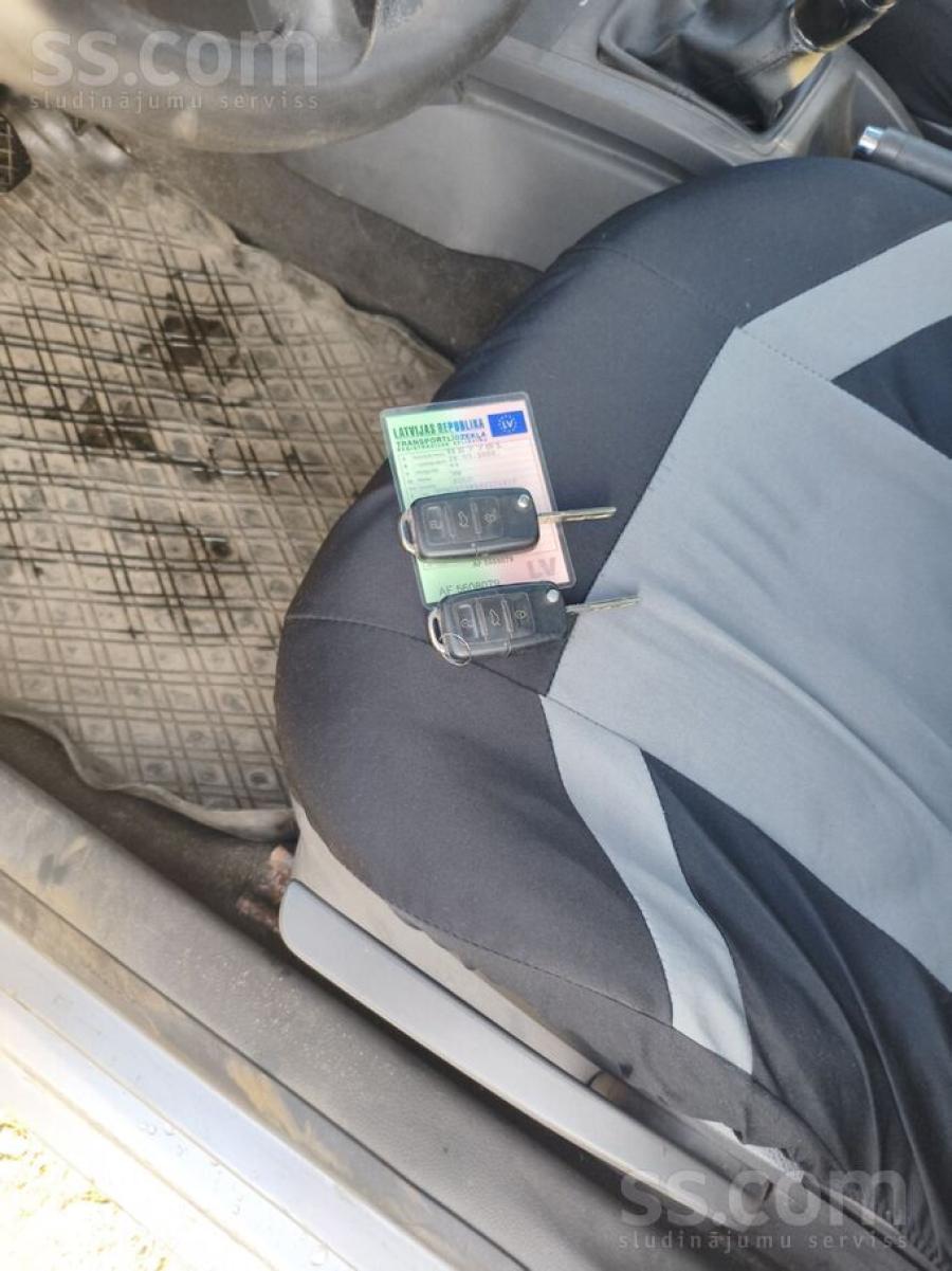 Pelēks Volkswagen Polo 2006 Rīga, ar dzinēja tilpumu 1.40 L un nobraukumu 259 tūkst. km par 1210 €, foto 18 vietnē AUTOMOTO.COM.LV