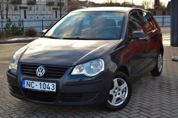 Pelēks Volkswagen Polo 2006 Jēkabpils, ar dzinēja tilpumu 1.40 L un nobraukumu 228 tūkst. km par 3300 €, foto 1 vietnē AUTOMOTO.COM.LV