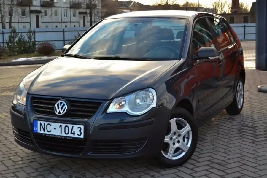 Pelēks Volkswagen Polo 2006 Jēkabpils, ar dzinēja tilpumu 1.40 L un nobraukumu 228 tūkst. km par 3300 €, foto 1 vietnē AUTOMOTO.COM.LV