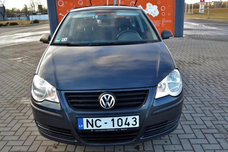 Pelēks Volkswagen Polo 2006 Jēkabpils, ar dzinēja tilpumu 1.40 L un nobraukumu 228 tūkst. km par 3300 €, foto 5 vietnē AUTOMOTO.COM.LV
