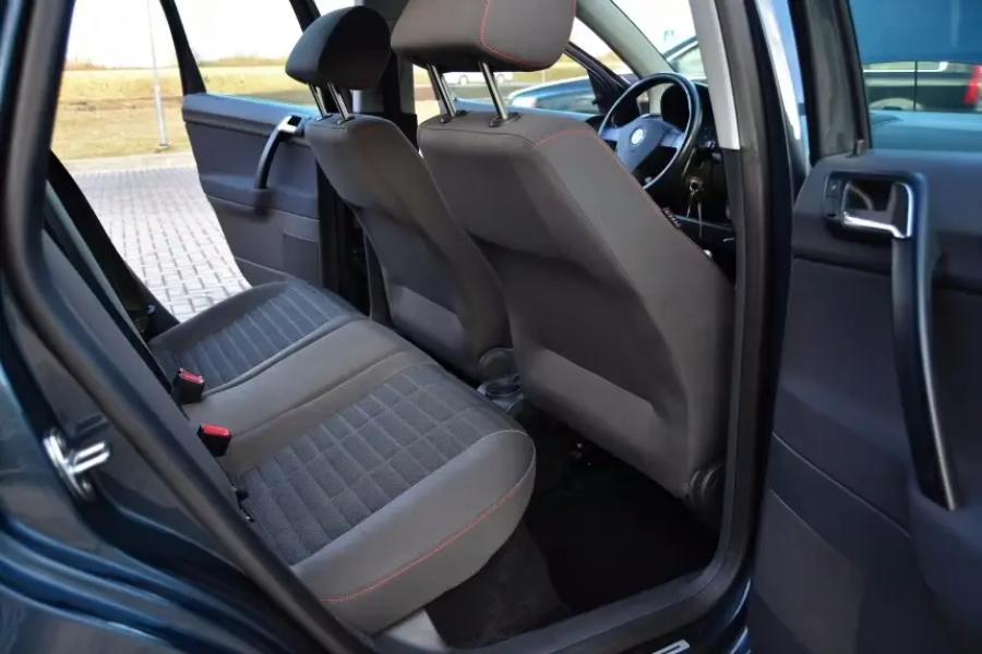 Pelēks Volkswagen Polo 2006 Jēkabpils, ar dzinēja tilpumu 1.40 L un nobraukumu 228 tūkst. km par 3300 €, foto 18 vietnē AUTOMOTO.COM.LV