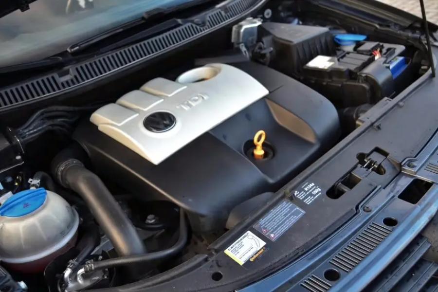 Pelēks Volkswagen Polo 2006 Jēkabpils, ar dzinēja tilpumu 1.40 L un nobraukumu 228 tūkst. km par 3300 €, foto 20 vietnē AUTOMOTO.COM.LV