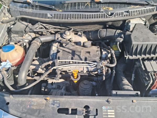 Pelēks Volkswagen Polo 2006 Rēzekne, ar dzinēja tilpumu 1.50 L un nobraukumu 361 tūkst. km par 1650 €, foto 6 vietnē AUTOMOTO.COM.LV