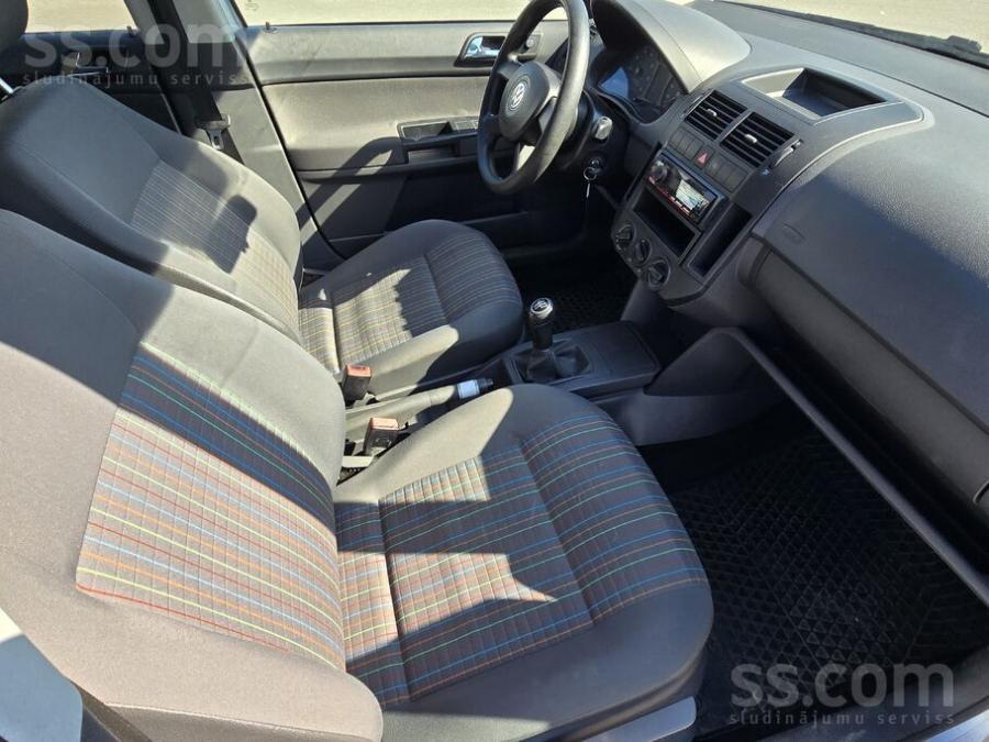 Grey Volkswagen Polo 2006 in Riga, with an engine capacity of 1.20 L and mileage of 132 thousand km for 2190 €, photo 7 on AUTOMOTO.COM.LV