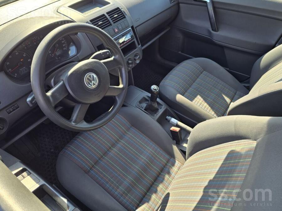 Grey Volkswagen Polo 2006 in Riga, with an engine capacity of 1.20 L and mileage of 132 thousand km for 2190 €, photo 8 on AUTOMOTO.COM.LV
