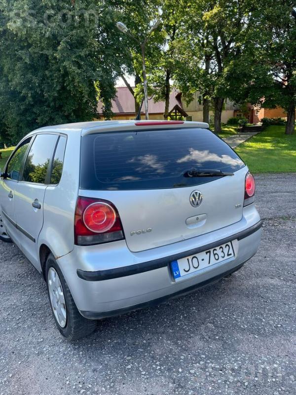 Grey Volkswagen Polo 2006 in Limbazi, with an engine capacity of 1.40 L and mileage of 318 thousand km for 1050 €, photo 4 on AUTOMOTO.COM.LV