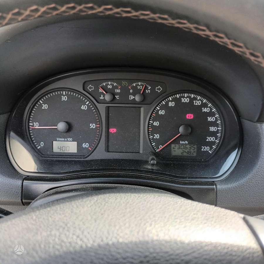 Grey Volkswagen Polo 2006 in Kaunas, with an engine capacity of 1.40 L and mileage of 231 thousand km for 1550 €, photo 10 on AUTOMOTO.COM.LV