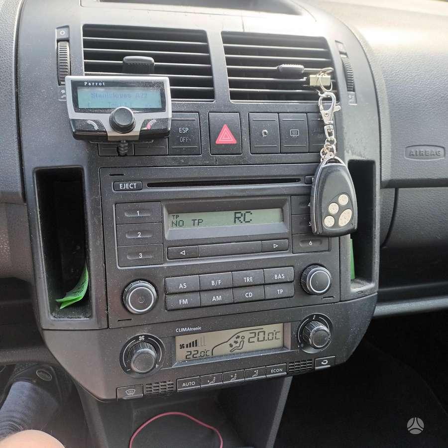 Grey Volkswagen Polo 2006 in Kaunas, with an engine capacity of 1.40 L and mileage of 231 thousand km for 1550 €, photo 11 on AUTOMOTO.COM.LV