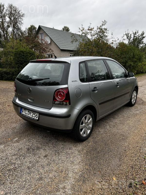 Volkswagen Polo 2006 in Ludza on AUTOMOTO.COM.LV Grey Volkswagen Polo 2006 in Ludza, with an engine capacity of 1.90 L and mileage of 316 thousand km for 2300 €, photo 6 on AUTOMOTO.COM.LV