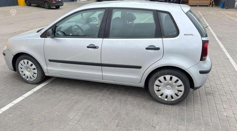 Grey Volkswagen Polo 2006 in Vilnius, with an engine capacity of 1.20 L and mileage of 200 thousand km for 400 €, photo 5 on AUTOMOTO.COM.LV