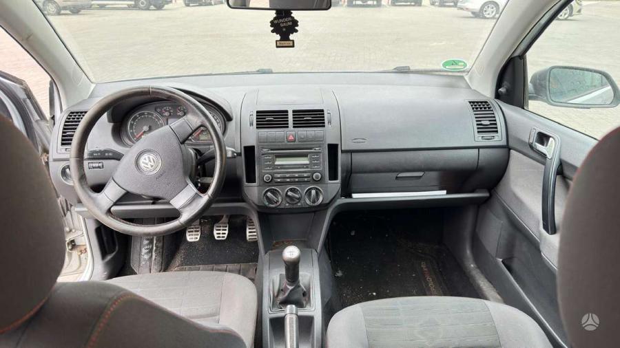 Grey Volkswagen Polo 2006 in Vilnius, with an engine capacity of 1.20 L and mileage of 200 thousand km for 400 €, photo 7 on AUTOMOTO.COM.LV