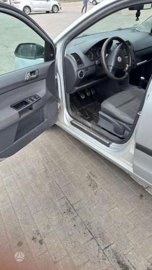 Grey Volkswagen Polo 2006 in Vilnius, with an engine capacity of 1.20 L and mileage of 200 thousand km for 400 €, photo 8 on AUTOMOTO.COM.LV