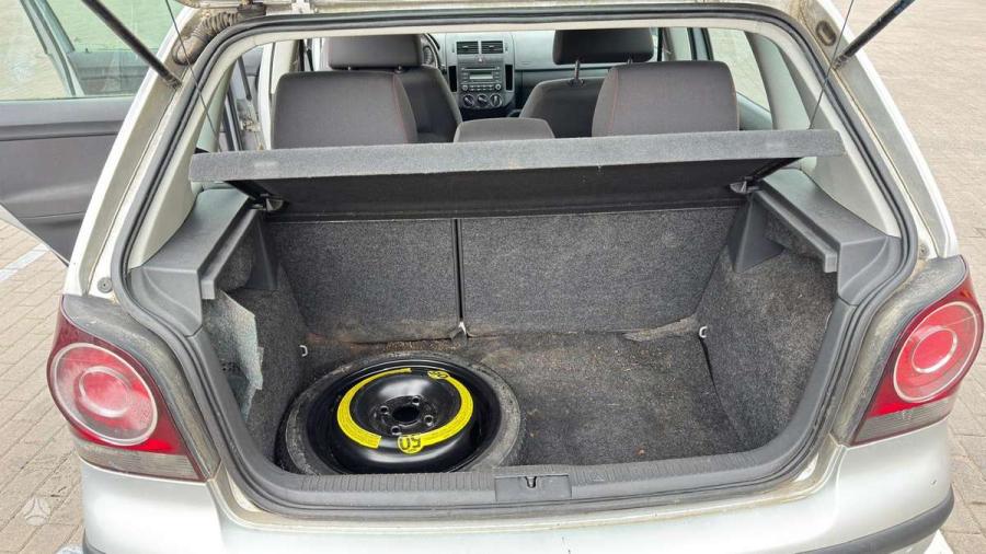 Grey Volkswagen Polo 2006 in Vilnius, with an engine capacity of 1.20 L and mileage of 200 thousand km for 400 €, photo 11 on AUTOMOTO.COM.LV
