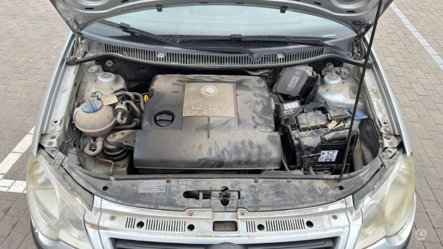 Grey Volkswagen Polo 2006 in Vilnius, with an engine capacity of 1.20 L and mileage of 200 thousand km for 400 €, photo 12 on AUTOMOTO.COM.LV