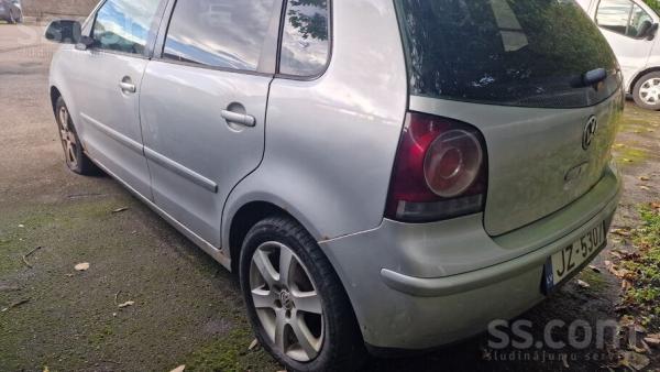 Volkswagen Polo 2006 Rīga vietnē Pelēks Volkswagen Polo 2006 Rīga, ar dzinēja tilpumu 1.40 L un nobraukumu 296 tūkst. km par 450 €, foto 5 vietnē AUTOMOTO.COM.LV