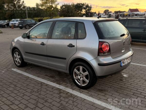 Grey Volkswagen Polo 2006 in Riga, with an engine capacity of 1.40 L and mileage of 224 thousand km for 1300 €, photo 4 on AUTOMOTO.COM.LV