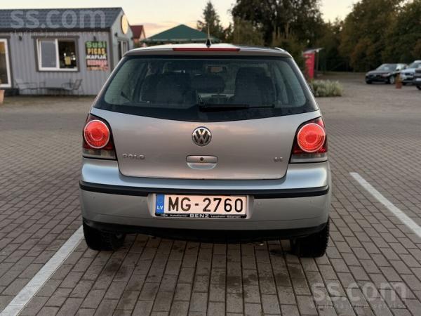 Grey Volkswagen Polo 2006 in Riga, with an engine capacity of 1.40 L and mileage of 224 thousand km for 1300 €, photo 6 on AUTOMOTO.COM.LV