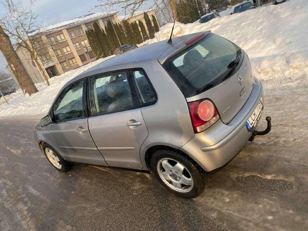 Pelēks Volkswagen Polo 2007 Šilutė, ar dzinēja tilpumu 1.42 L un nobraukumu 230 tūkst. km par 1500 €, foto 2 vietnē AUTOMOTO.COM.LV