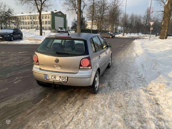 Pelēks Volkswagen Polo 2007 Šilutė, ar dzinēja tilpumu 1.42 L un nobraukumu 230 tūkst. km par 1500 €, foto 3 vietnē AUTOMOTO.COM.LV