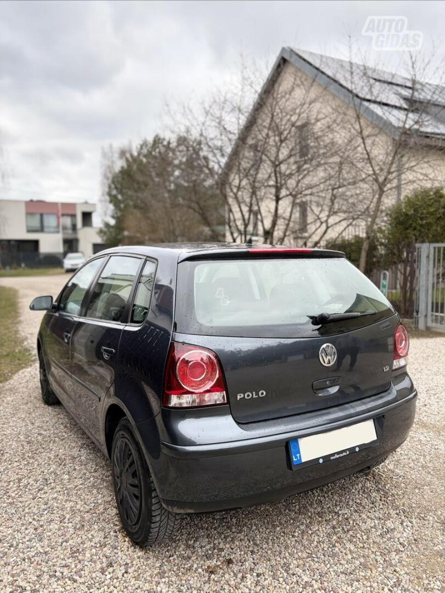 Pelēks Volkswagen Polo 2007 Viļņa, ar dzinēja tilpumu 1.20 L un nobraukumu 2000 tūkst. km par 1450 €, foto 13 vietnē AUTOMOTO.COM.LV
