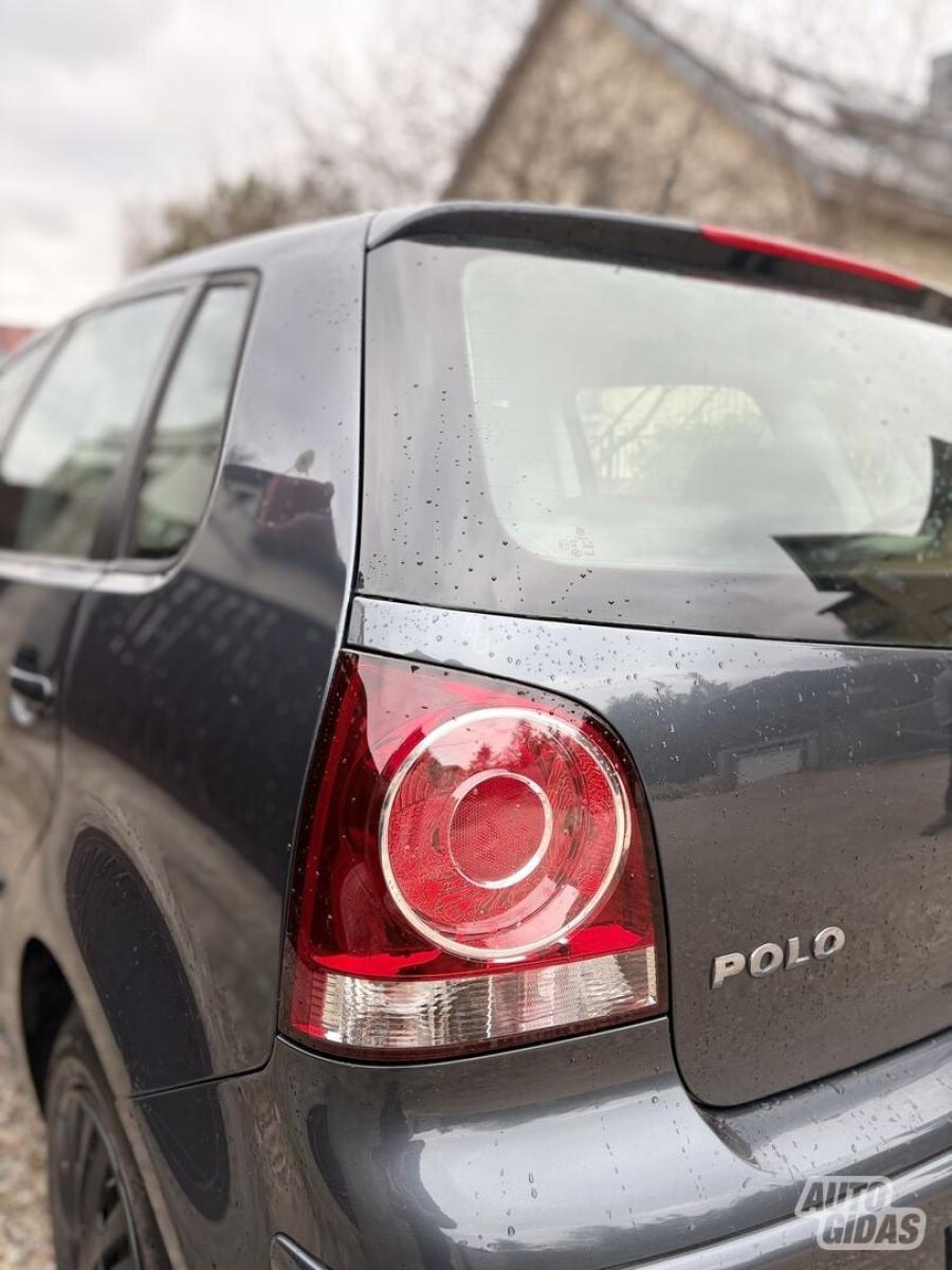 Pelēks Volkswagen Polo 2007 Viļņa, ar dzinēja tilpumu 1.20 L un nobraukumu 2000 tūkst. km par 1450 €, foto 14 vietnē AUTOMOTO.COM.LV