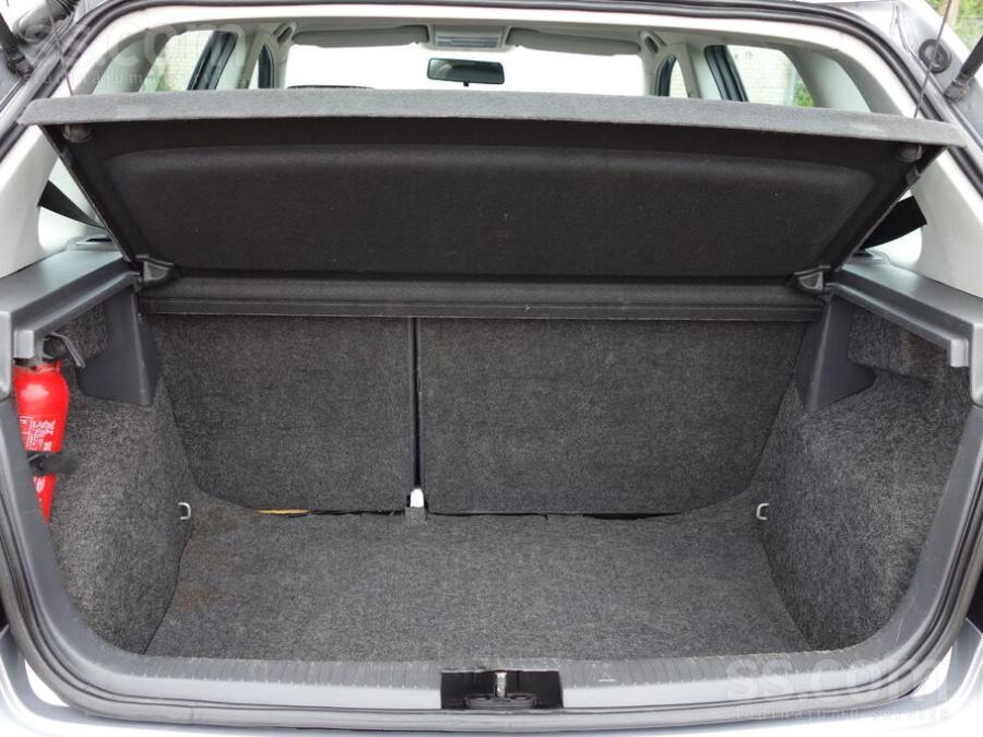 Pelēks Volkswagen Polo 2007 Rīga, ar dzinēja tilpumu 1.40 L un nobraukumu 327 tūkst. km par 1950 €, foto 23 vietnē AUTOMOTO.COM.LV