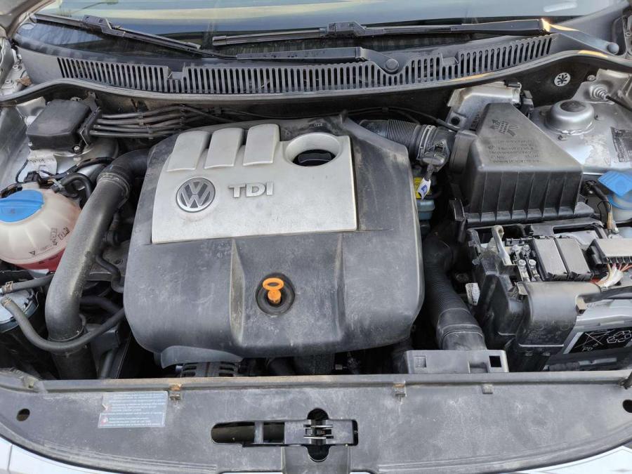 Pelēks Volkswagen Polo 2007 Kauņa, ar dzinēja tilpumu 1.40 L un nobraukumu 289 tūkst. km par 1250 €, foto 9 vietnē AUTOMOTO.COM.LV