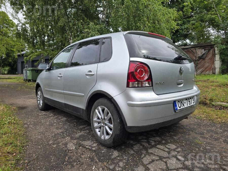 Grey Volkswagen Polo 2007 in Cesis, with an engine capacity of 1.40 L and mileage of 164 thousand km for 1800 €, photo 3 on AUTOMOTO.COM.LV