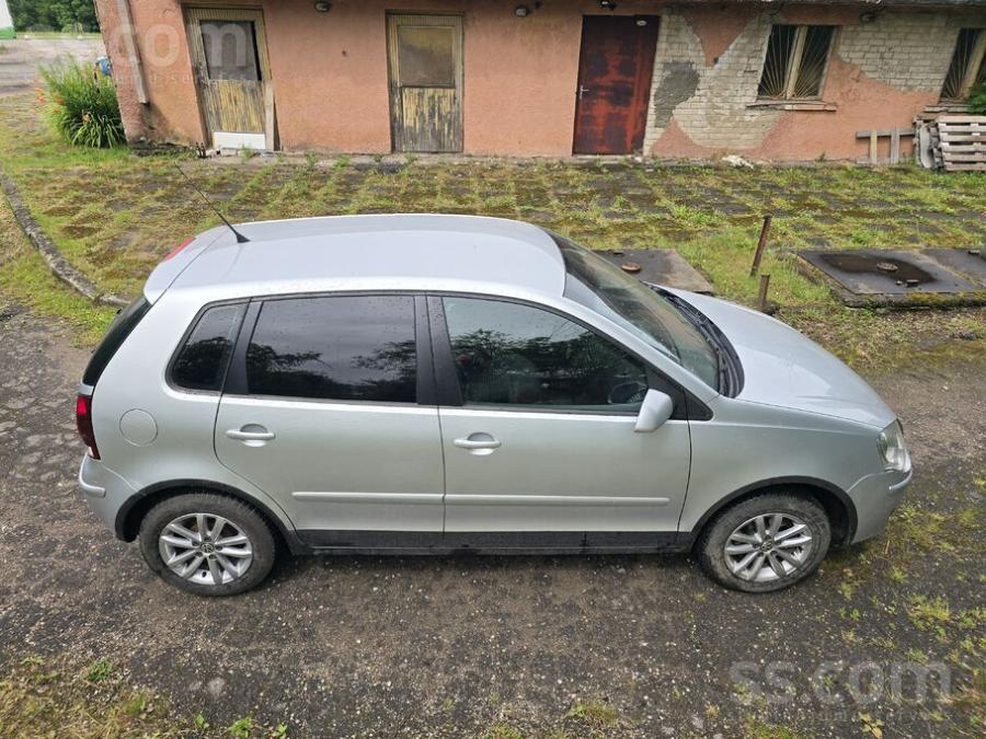 Grey Volkswagen Polo 2007 in Cesis, with an engine capacity of 1.40 L and mileage of 164 thousand km for 1800 €, photo 7 on AUTOMOTO.COM.LV