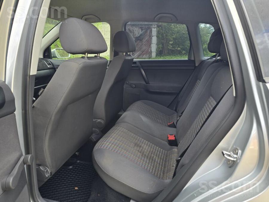 Grey Volkswagen Polo 2007 in Cesis, with an engine capacity of 1.40 L and mileage of 164 thousand km for 1800 €, photo 11 on AUTOMOTO.COM.LV