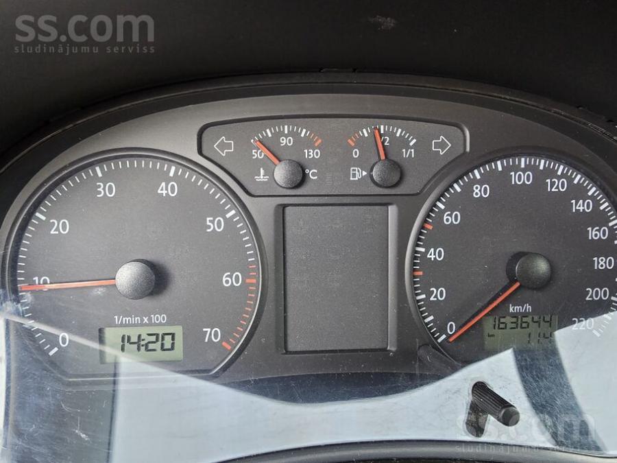 Grey Volkswagen Polo 2007 in Cesis, with an engine capacity of 1.40 L and mileage of 164 thousand km for 1800 €, photo 12 on AUTOMOTO.COM.LV