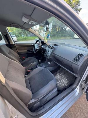 Grey Volkswagen Polo 2007 in Vilnius, with an engine capacity of 1.42 L and mileage of 203 thousand km for 1000 €, photo 7 on AUTOMOTO.COM.LV