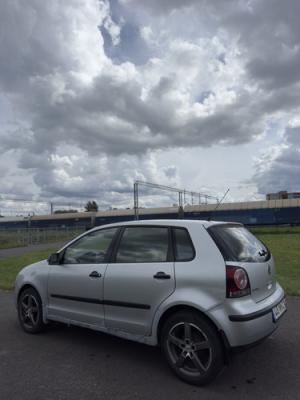 Grey Volkswagen Polo 2007 in Narva-Joesuu, with an engine capacity of 1.40 L and mileage of 168 thousand km for 600 €, photo 3 on AUTOMOTO.COM.LV