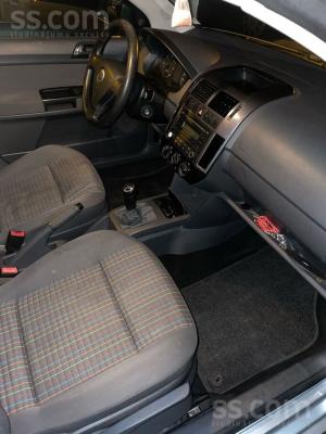 Pelēks Volkswagen Polo 2007 Rīga, ar dzinēja tilpumu 1.40 L un nobraukumu 283 tūkst. km par 1350 €, foto 11 vietnē AUTOMOTO.COM.LV