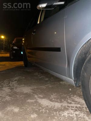 Pelēks Volkswagen Polo 2007 Rīga, ar dzinēja tilpumu 1.40 L un nobraukumu 283 tūkst. km par 1350 €, foto 14 vietnē AUTOMOTO.COM.LV