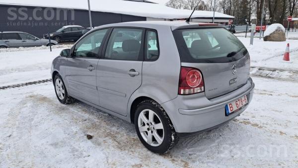 Grey Volkswagen Polo 2008 in Ogre, with an engine capacity of 1.40 L and mileage of 246 thousand km for 3250 €, photo 3 on AUTOMOTO.COM.LV