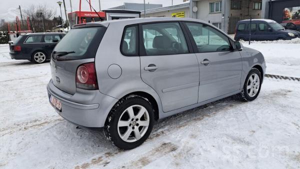 Grey Volkswagen Polo 2008 in Ogre, with an engine capacity of 1.40 L and mileage of 246 thousand km for 3250 €, photo 4 on AUTOMOTO.COM.LV