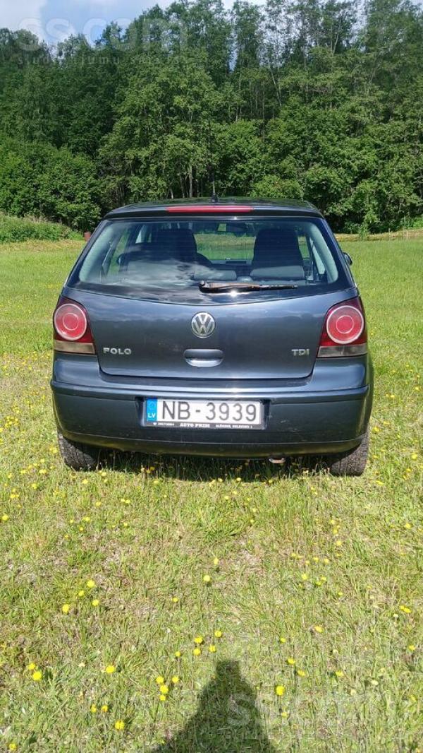 Grey Volkswagen Polo 2008 in Cesis, with an engine capacity of 1.40 L and mileage of 345 thousand km for 1650 €, photo 2 on AUTOMOTO.COM.LV