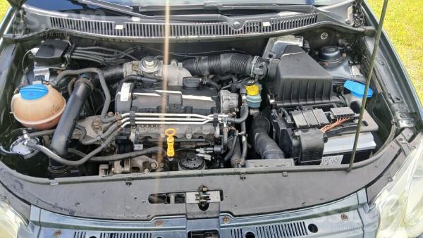 Grey Volkswagen Polo 2008 in Cesis, with an engine capacity of 1.40 L and mileage of 345 thousand km for 1650 €, photo 7 on AUTOMOTO.COM.LV