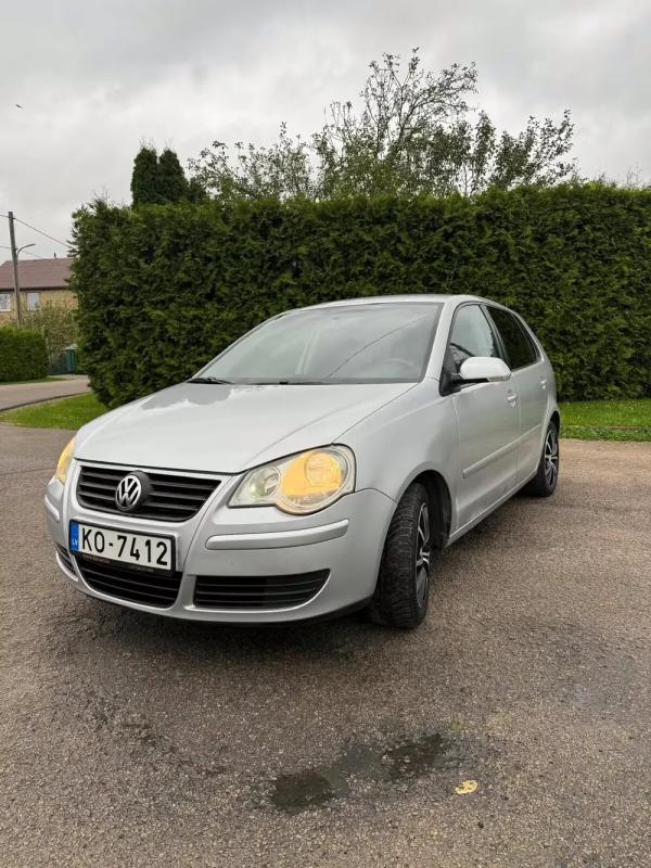 Grey Volkswagen Polo 2008 in Riga, with an engine capacity of 1.40 L and mileage of 322 thousand km for 1700 €, photo 2 on AUTOMOTO.COM.LV