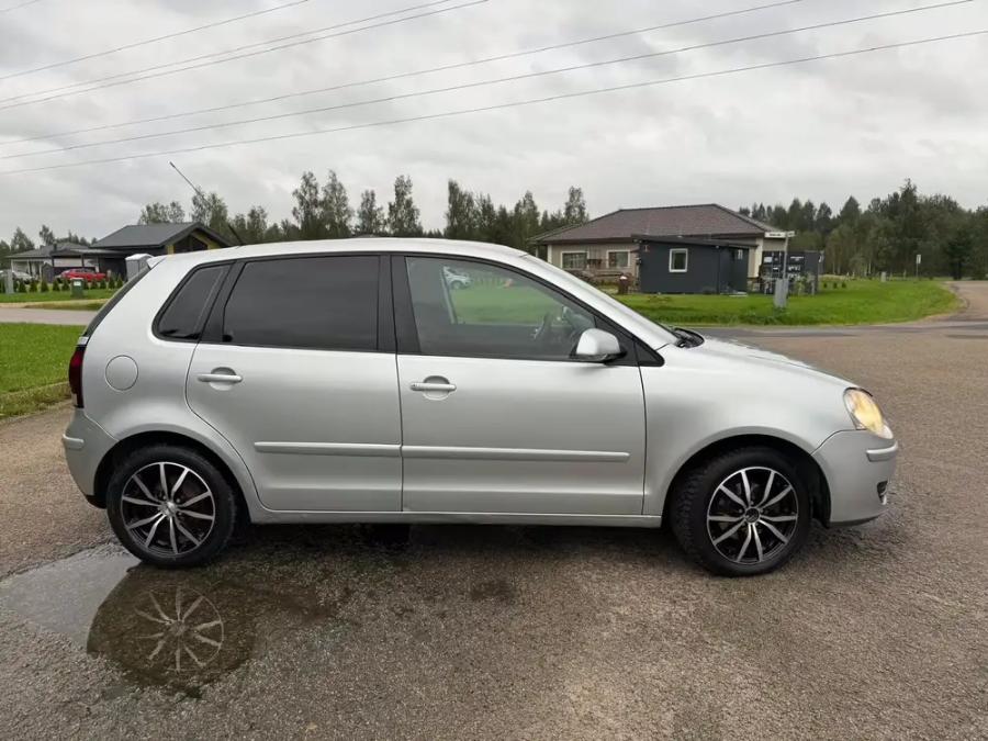 Pelēks Volkswagen Polo 2008 Rīga, ar dzinēja tilpumu 1.40 L un nobraukumu 322 tūkst. km par 1700 €, foto 4 vietnē AUTOMOTO.COM.LV