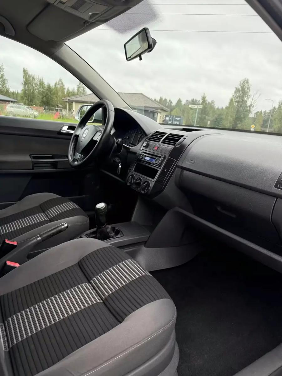 Pelēks Volkswagen Polo 2008 Rīga, ar dzinēja tilpumu 1.40 L un nobraukumu 322 tūkst. km par 1700 €, foto 10 vietnē AUTOMOTO.COM.LV