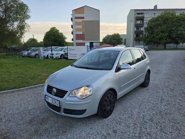 Grey Volkswagen Polo 2008 in Ventspils, with an engine capacity of 1.40 L and mileage of 206 thousand km for 1490 €, photo 1 on AUTOMOTO.COM.LV