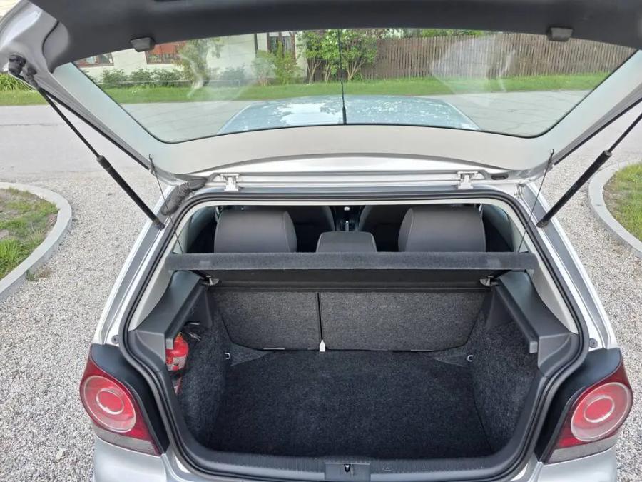 Pelēks Volkswagen Polo 2008 Ventspils, ar dzinēja tilpumu 1.40 L un nobraukumu 206 tūkst. km par 1490 €, foto 18 vietnē AUTOMOTO.COM.LV