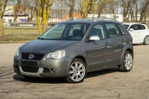 Pelēks Volkswagen Polo 2008 Liepāja, ar dzinēja tilpumu 1.90 L un nobraukumu 234 tūkst. km par 3950 €, foto  vietnē AUTOMOTO.COM.LV