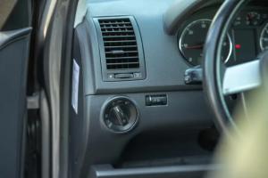 Серый Фольксваген Поло 2008 в Лиепая, объемом двигателя 1.90 л и пробегом 234 тыс. км за 3950 €, фото 20 на AUTOMOTO.COM.LV
