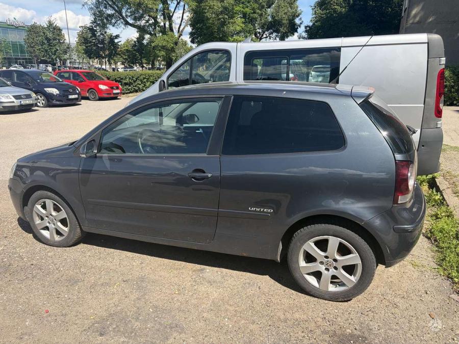Pelēks Volkswagen Polo 2008 Kauņa, ar dzinēja tilpumu 1.42 L un nobraukumu 291 tūkst. km par 800 €, foto 5 vietnē AUTOMOTO.COM.LV