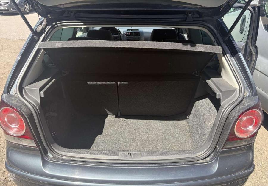 Pelēks Volkswagen Polo 2008 Kauņa, ar dzinēja tilpumu 1.42 L un nobraukumu 291 tūkst. km par 800 €, foto 10 vietnē AUTOMOTO.COM.LV