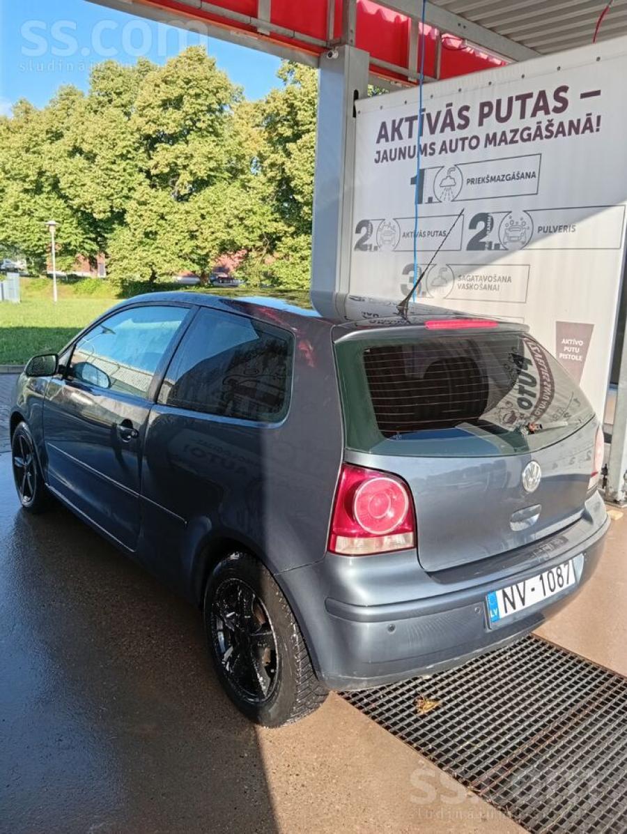 Grey Volkswagen Polo 2008 in Kuldiga, with an engine capacity of 1.40 L and mileage of 272 thousand km for 1001 €, photo 5 on AUTOMOTO.COM.LV