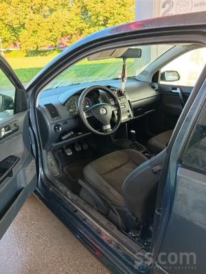 Grey Volkswagen Polo 2008 in Kuldiga, with an engine capacity of 1.40 L and mileage of 272 thousand km for 1001 €, photo 6 on AUTOMOTO.COM.LV